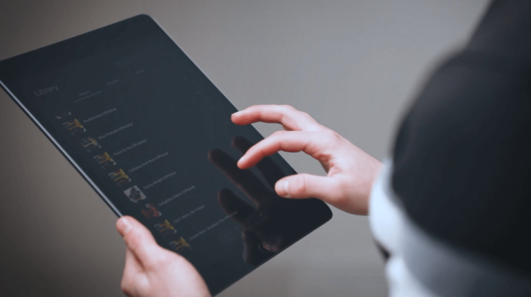 HOW DOES A SELF-PLAYING PIANO WORK? - Edelweiss Pianos